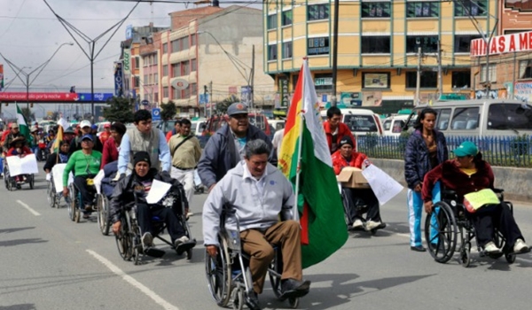 Bolivia: el gobierno y las personas con discapacidad firman un acuerdo ...