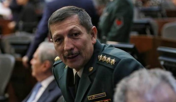 Colombia Fiscalía Cita A Declarar Al Excomandante Del Ejército Por El
