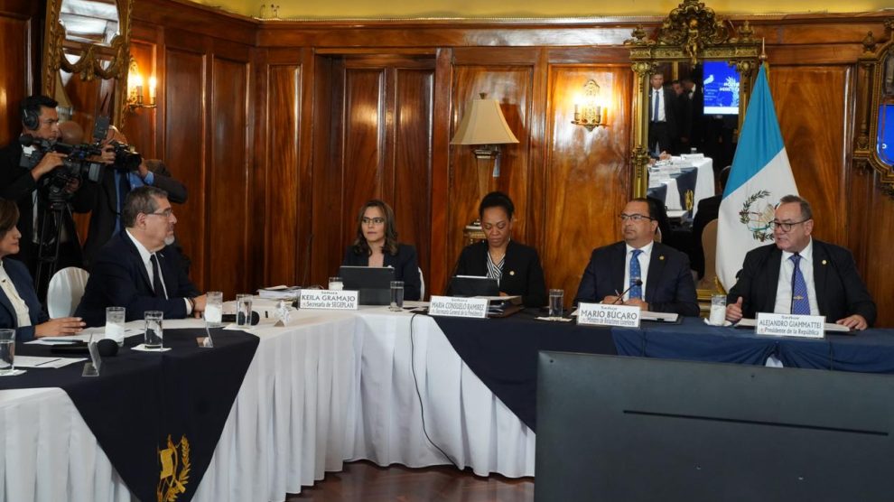 Guatemala | Bernardo Arévalo y Karin Herrera mantienen la primera ... Guatemala | Bernardo Arévalo y Karin Herrera mantienen la primera ...