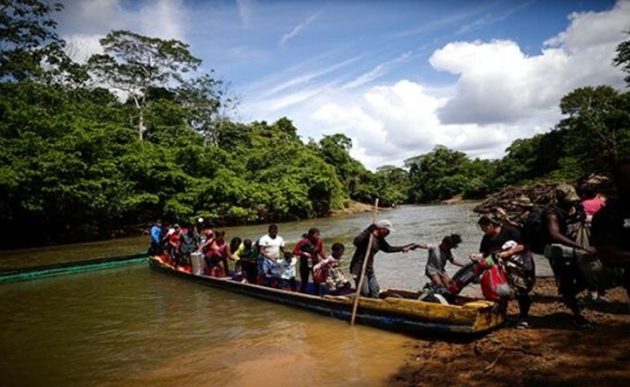 Más de 500 mil migrantes cruzaron la selva entre Panamá y Colombia en ...