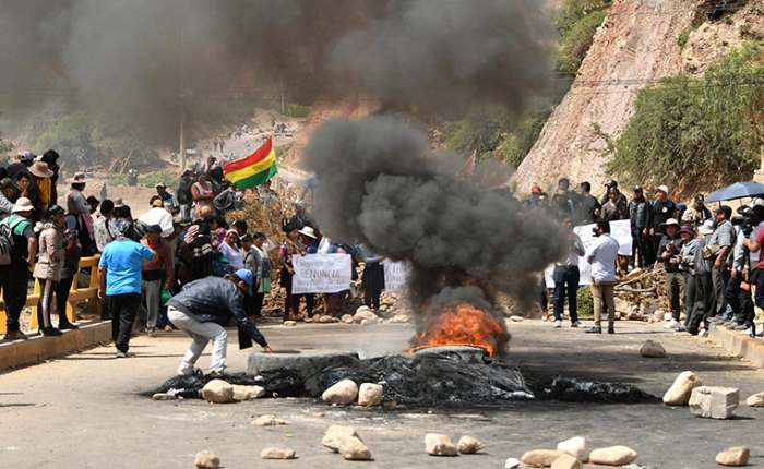 Bolivia | Crecen las protestas y bloqueos contra la inhabilitación de ... Bolivia | Crecen las protestas y bloqueos contra la inhabilitación de ...