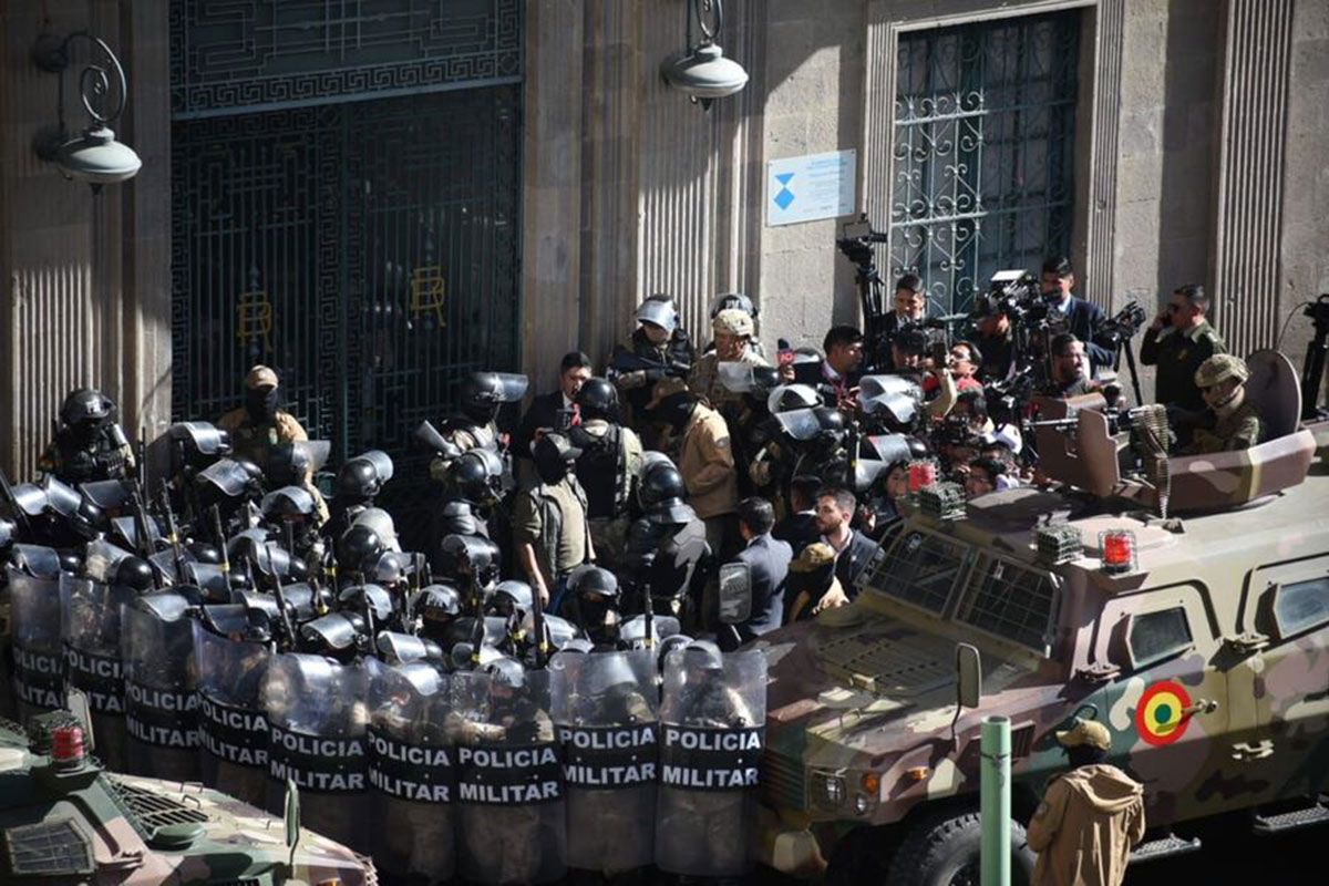 Bolivia Investigan A 30 Militares Y Civiles Por El Intento De Golpe Y